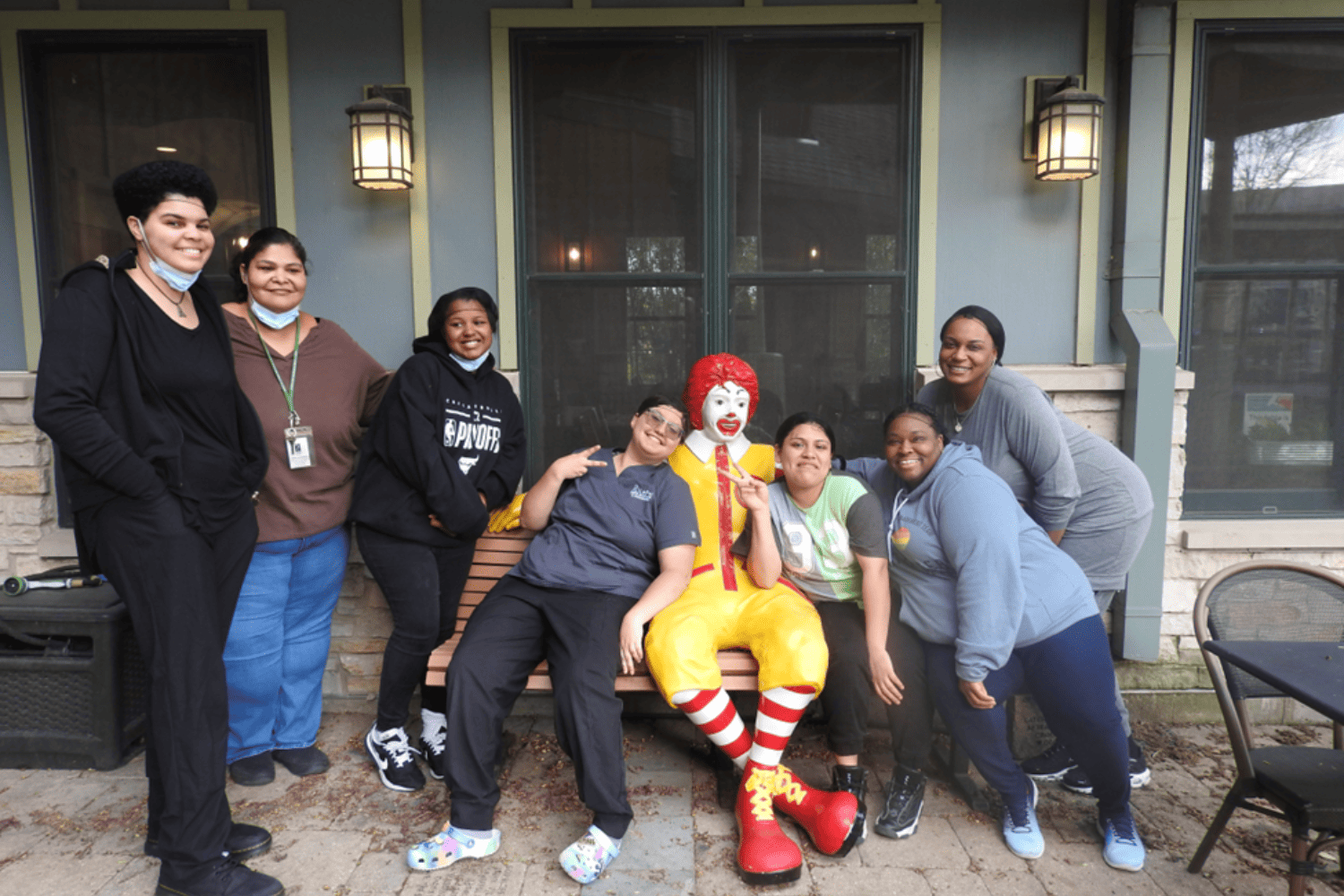 Comfort Food: Young People Volunteer to Make Meals at Ronald McDonald ...