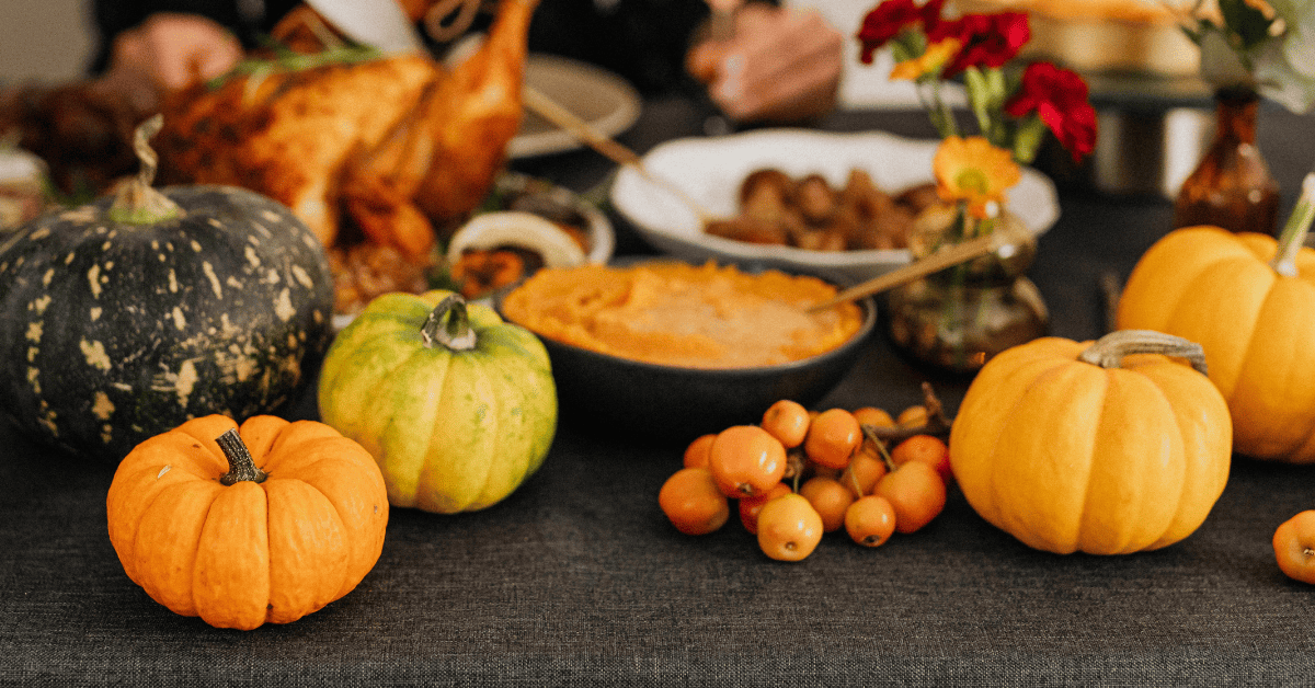 Community Care Ofrece Conexión en la Día de Acción de Gracias