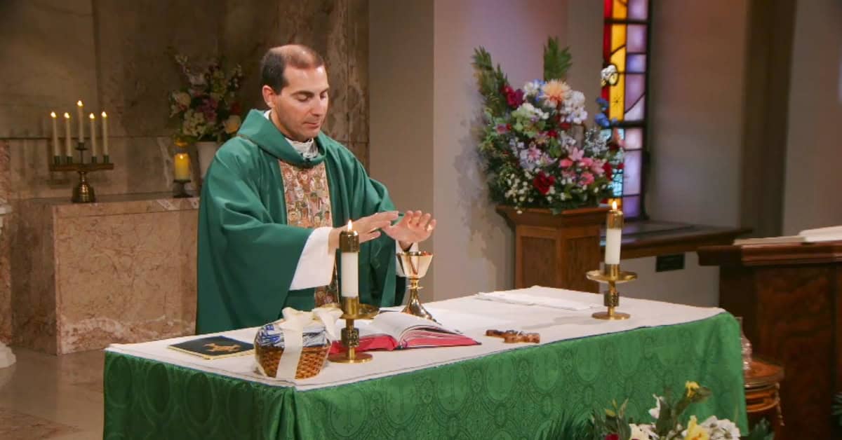 Sunday Mass at Mercy Home - Chicago's Own Catholic TV Mass on WGN