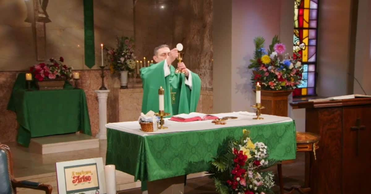 Sunday Mass at Mercy Home - Chicago's Own Catholic TV Mass on WGN