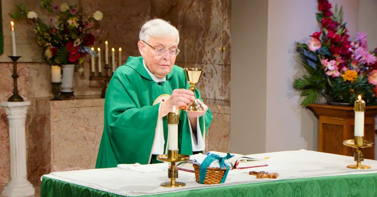 Sunday Mass at Mercy Home - Chicago's Own Catholic TV Mass on WGN