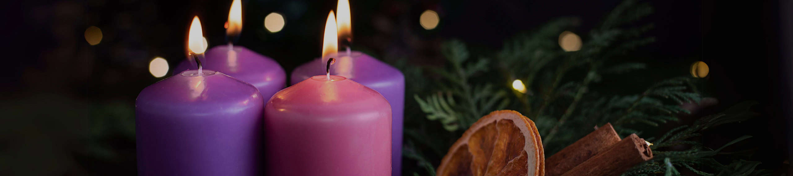 Corona de Adviento y Velas: Simbolismo y Propósito